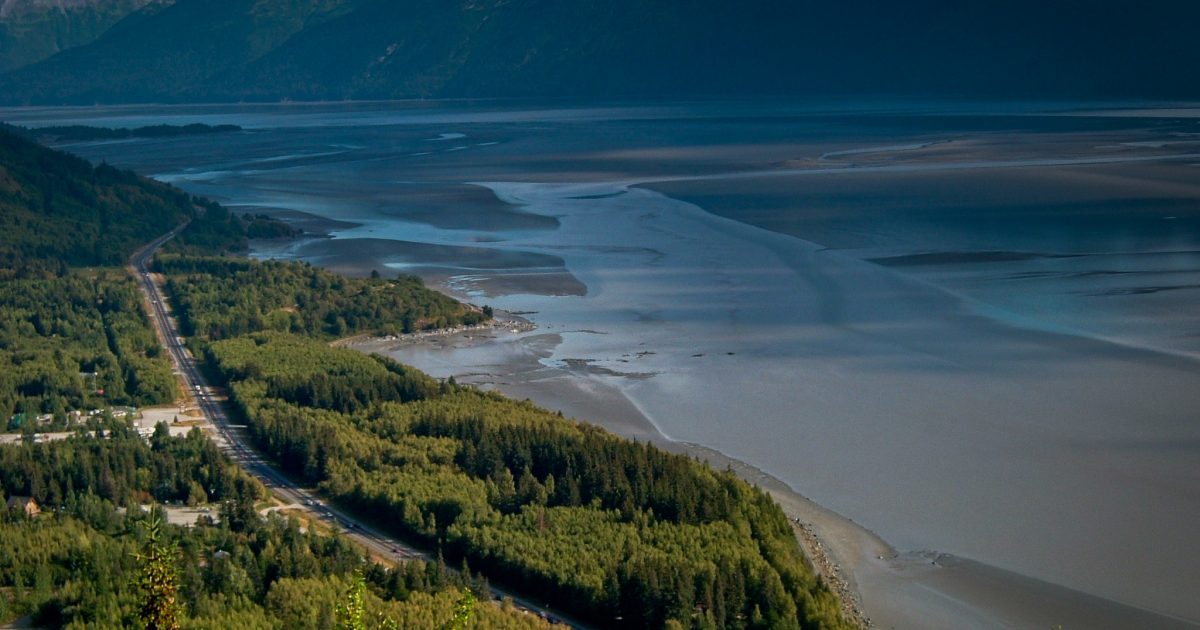 Turnagain Arm Drive | Scenic Viewpoints & Things to Do | ALASKA.ORG