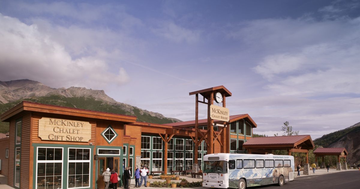 Denali Park Transit Bus | ALASKA.ORG