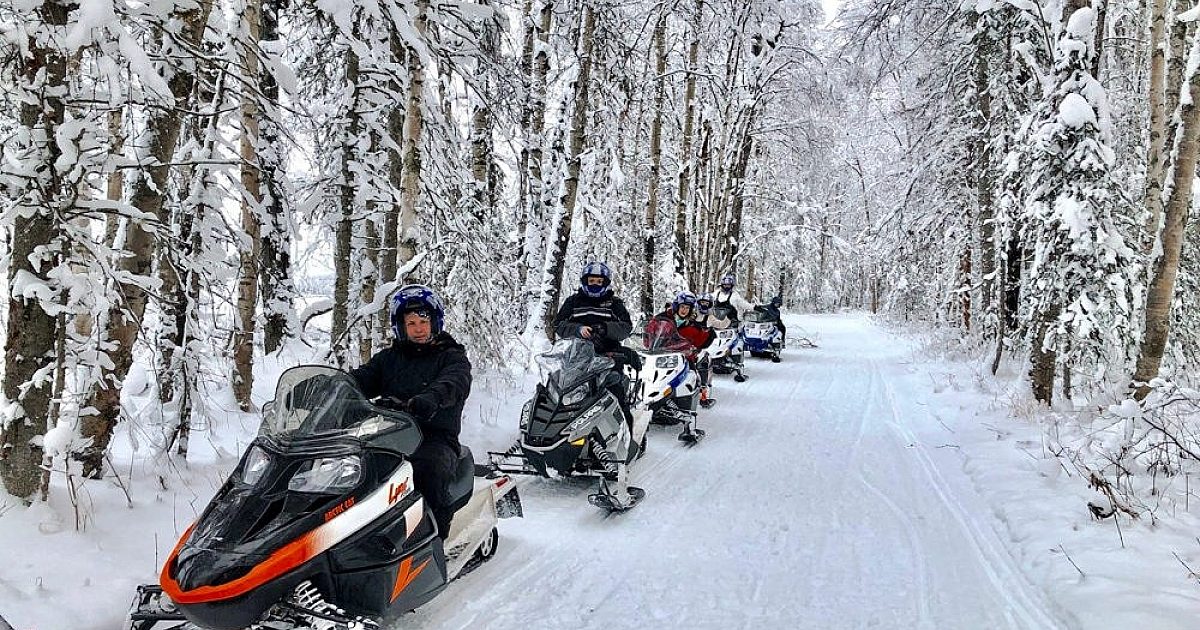 Willow Snowmobile Tours | ALASKA.ORG