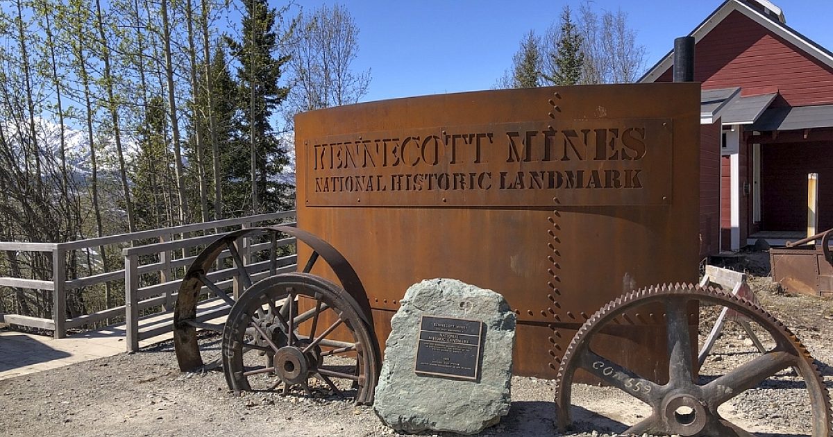 McCarthy-Kennicott Walking Tours | ALASKA.ORG