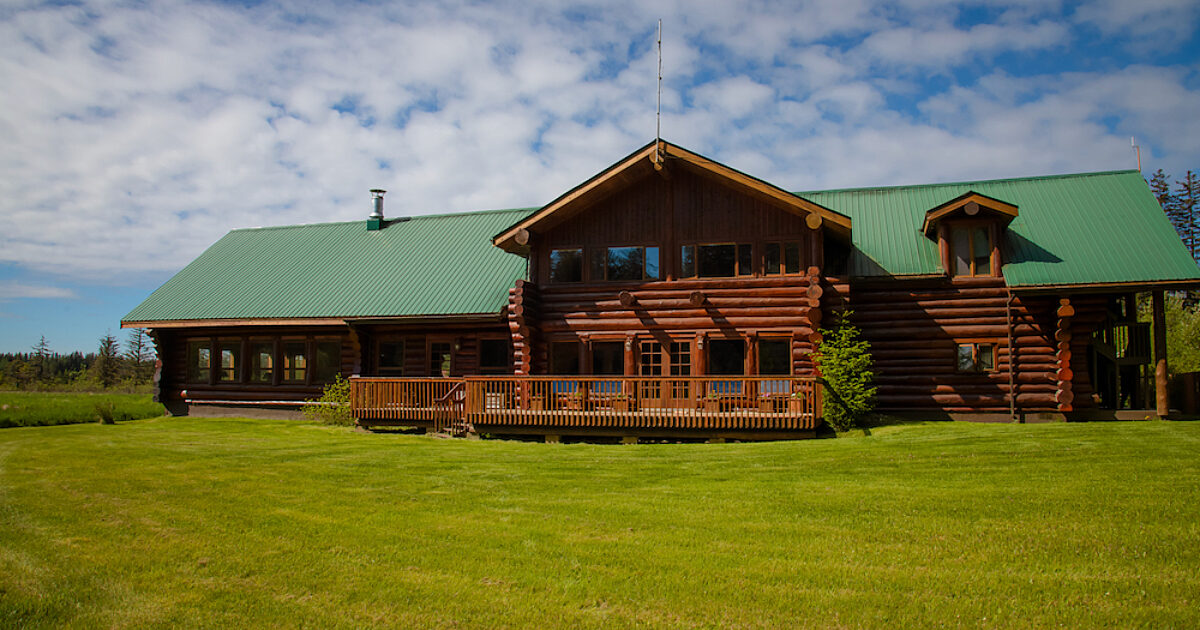 Bear Track Inn | Gustavus, Alaska near Glacier Bay… | ALASKA.ORG