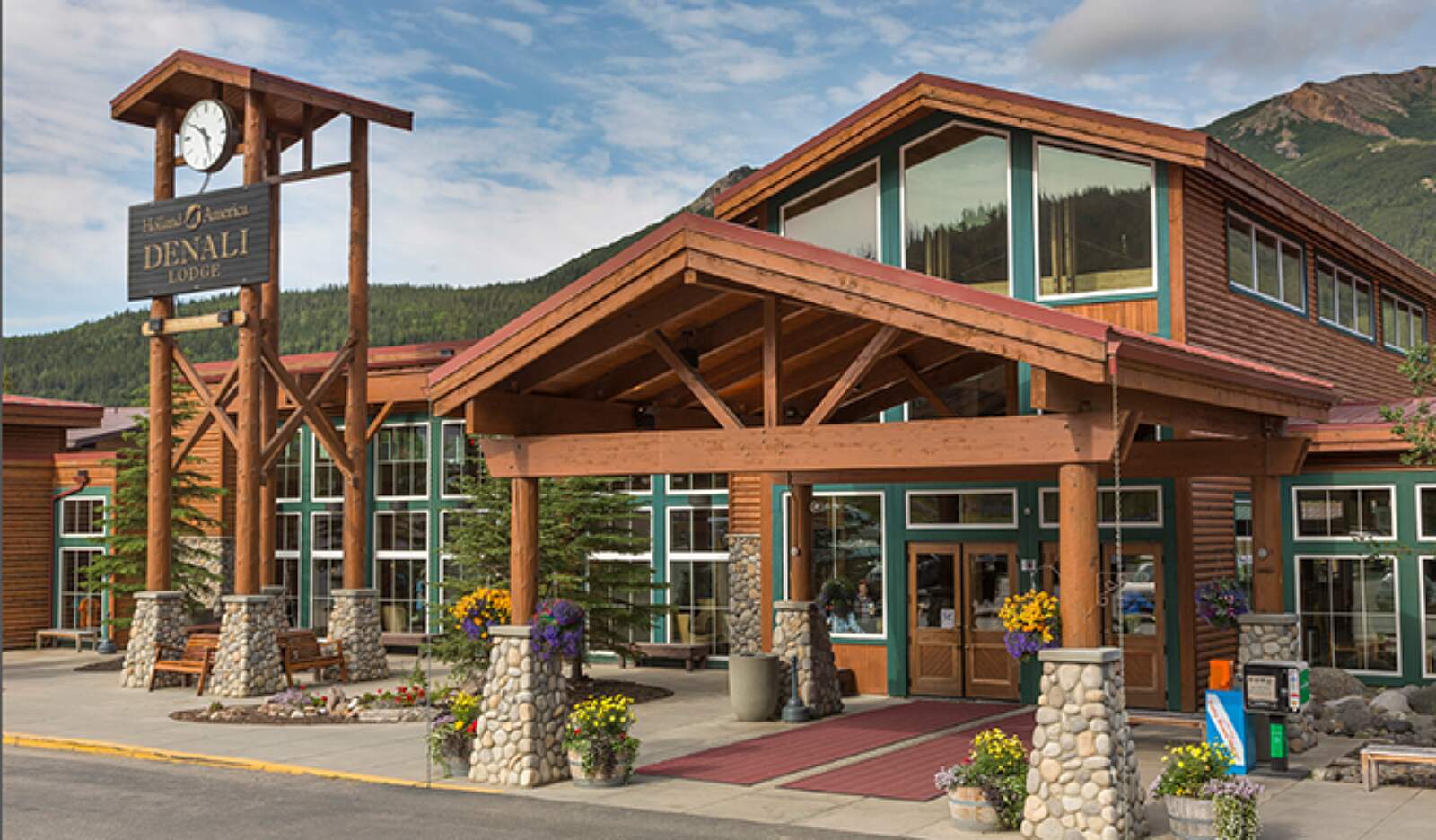 Holland America Denali Lodge | Denali Park Hotel | ALASKA.ORG