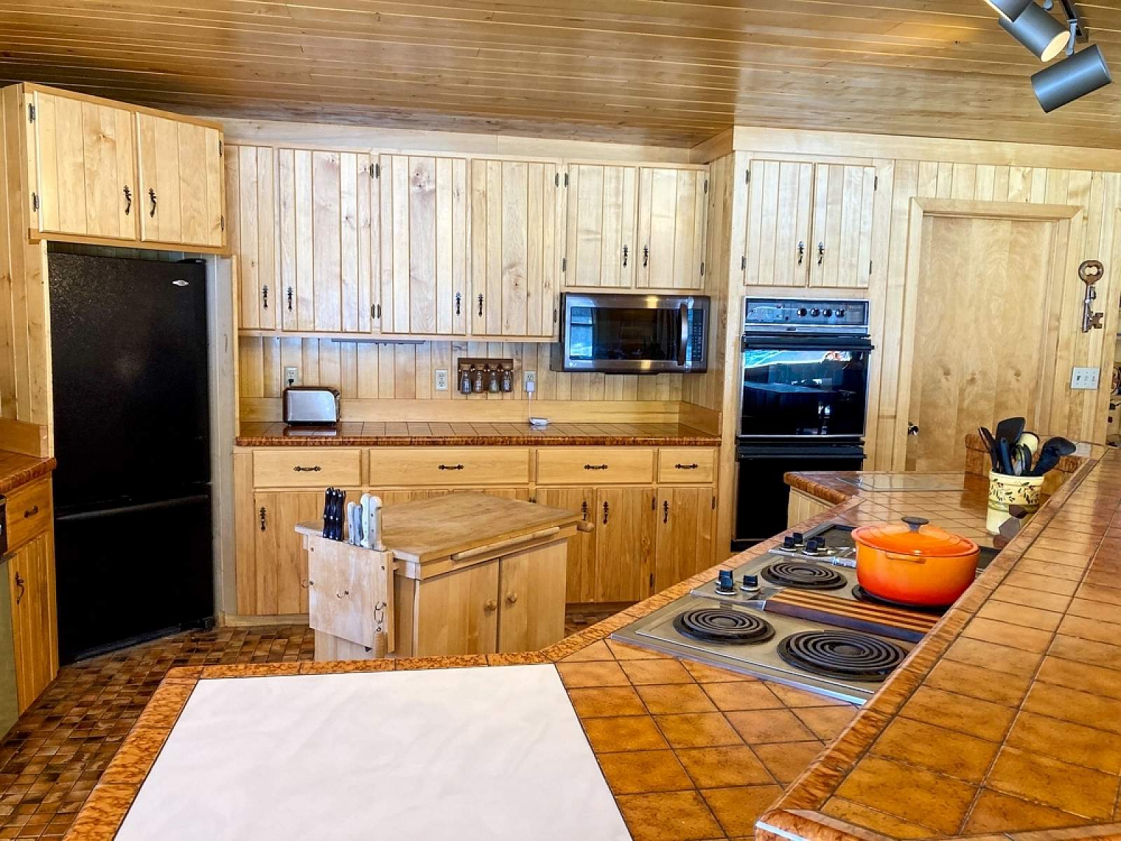 Willow Aviator Lodge | Vacation Rental outside of… | ALASKA.ORG